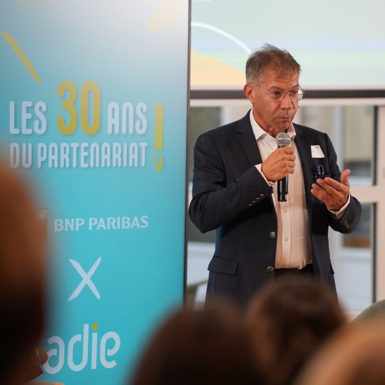 BNP Paribas et l’Adie poursuivent leur engagement de 30 ans en faveur de la microfinance en ...
