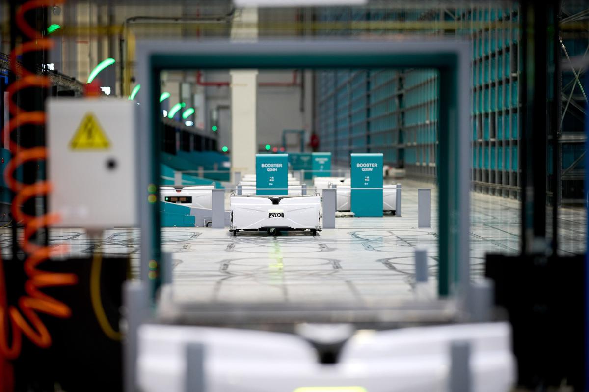 How Exotec’s robots are transforming the warehouse industry - BNP Paribas